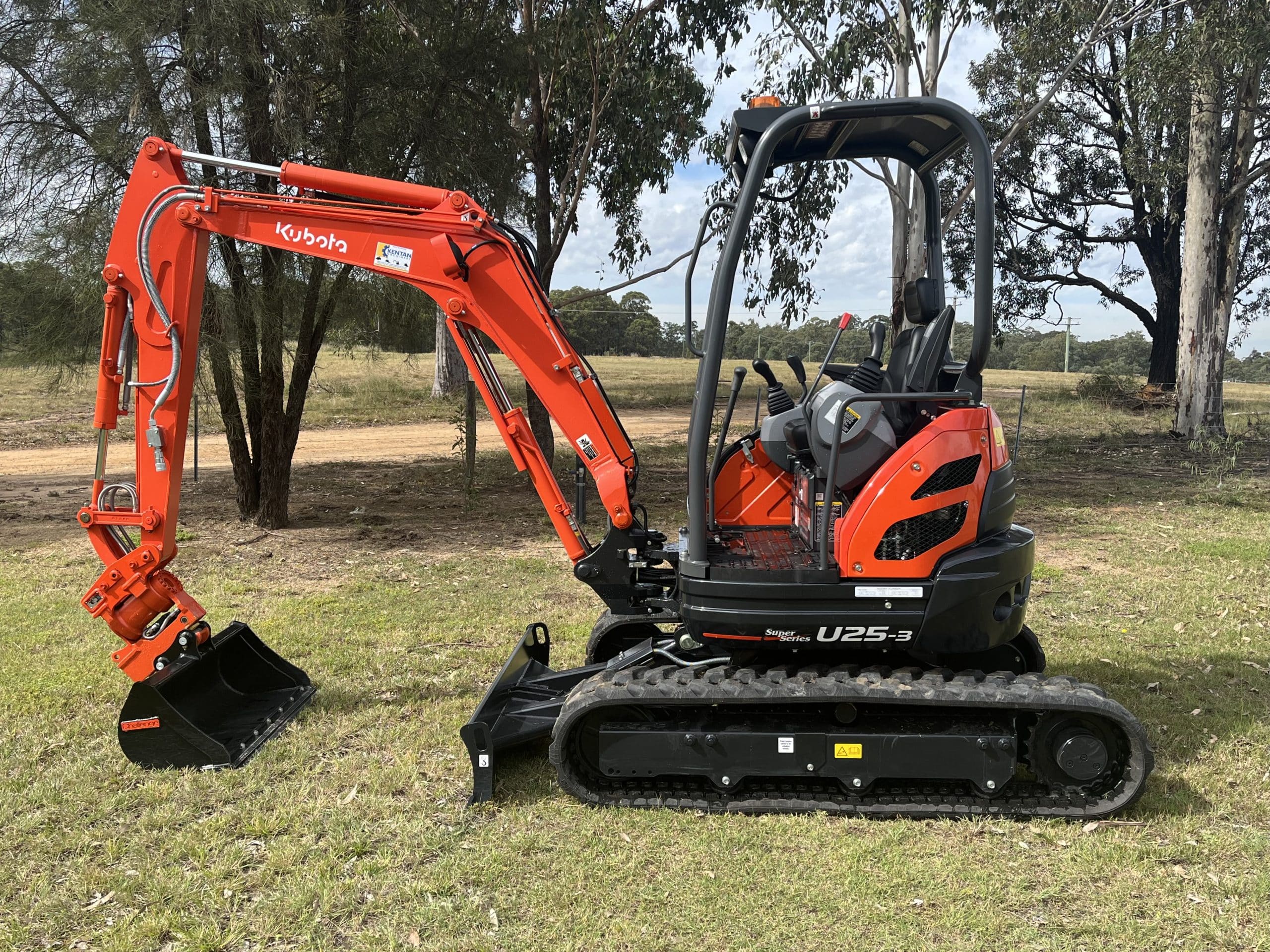 Kubota 2.5T mini excavator - BNS Equipment Hire & Haulage